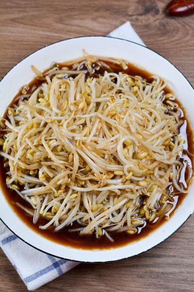 醋溜绿豆芽怎么炒好吃_绿豆芽焯水还是不焯水-第3张图片-山城妙识 醋溜绿豆芽怎么炒好吃_绿豆芽焯水还是不焯水-第3张图片-山城妙识