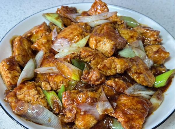 葱烧豆腐怎么做_葱烧豆腐热量高吗-第3张图片-山城妙识 葱烧豆腐怎么做_葱烧豆腐热量高吗-第3张图片-山城妙识