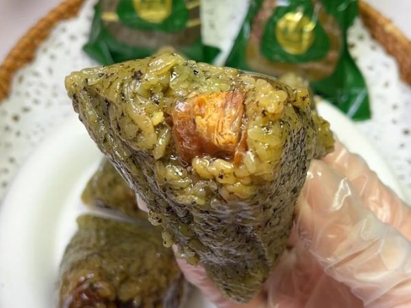 广西包粽子的材料有什么_广西粽子用什么叶子包-第1张图片-山城妙识 广西包粽子的材料有什么_广西粽子用什么叶子包-第1张图片-山城妙识