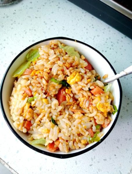 蛋炒饭怎么炒才好吃_蛋炒饭不粘锅的窍门-第3张图片-山城妙识