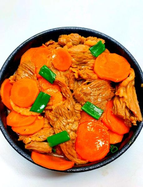 胡萝卜炒肉丝怎么炒_胡萝卜炒肉丝先炒哪个-第2张图片-山城妙识
