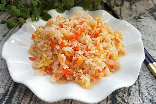 蛋炒饭加番茄怎么做_蛋炒饭加番茄好吃吗-第3张图片-山城妙识