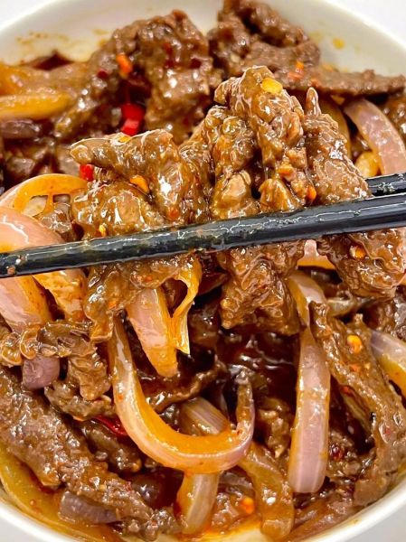 孜然洋葱炒肉怎么做_孜然洋葱炒肉用哪个部位肉-第1张图片-山城妙识