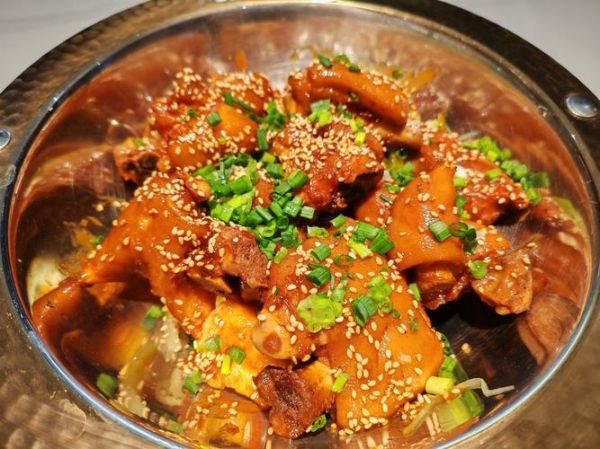 干锅香辣猪蹄怎么做_干锅香辣猪蹄用什么猪蹄最好-第2张图片-山城妙识