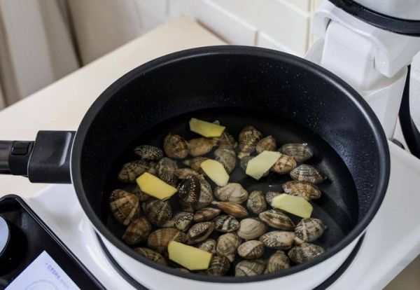 花甲里面的黑色东西能吃吗_花甲黑色部位怎么处理-第1张图片-山城妙识 花甲里面的黑色东西能吃吗_花甲黑色部位怎么处理-第1张图片-山城妙识