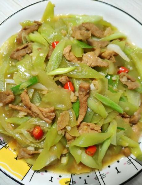 莴笋尖怎么炒好吃_莴笋尖需要焯水吗-第3张图片-山城妙识