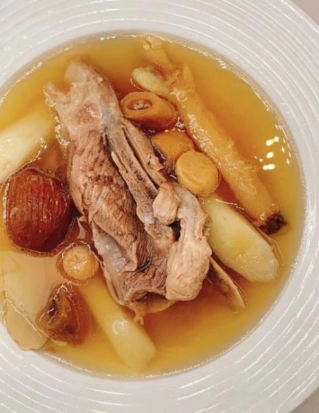 秋天适合煲什么汤_润肺去燥汤品推荐-第1张图片-山城妙识