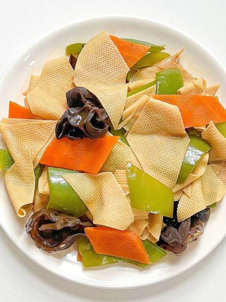 豆腐皮怎么炒好吃又简单_家常豆腐皮炒法-第1张图片-山城妙识 豆腐皮怎么炒好吃又简单_家常豆腐皮炒法-第1张图片-山城妙识