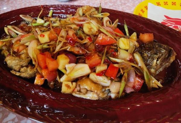 菠萝酸甜鱼怎么做_菠萝鱼用哪种鱼最好-第2张图片-山城妙识