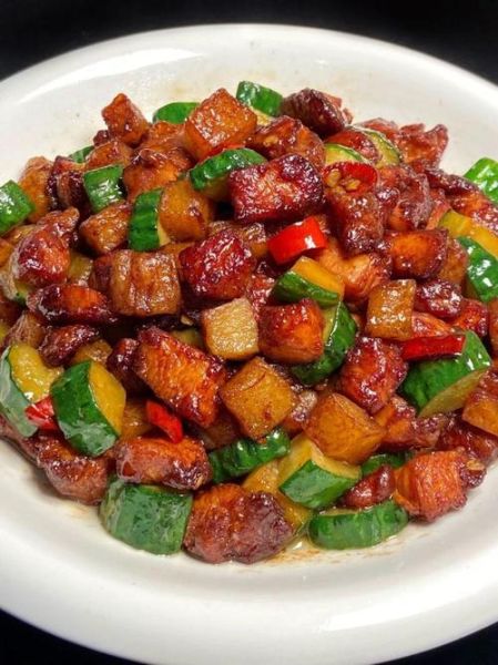 家常炒鸡丁怎么做_家常炒鸡丁用什么肉-第3张图片-山城妙识