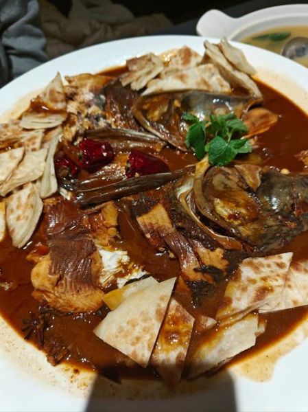 胖头鱼头泡饼怎么做_鱼头泡饼用什么鱼头-第1张图片-山城妙识