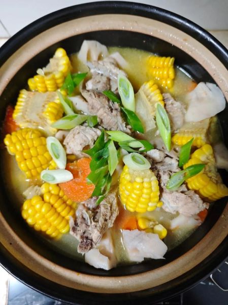 莲藕玉米炖排骨怎么做_莲藕玉米炖排骨的家常做法-第3张图片-山城妙识