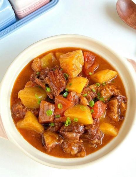 土豆牛腩饭怎么做_土豆牛腩饭用牛腩哪个部位-第1张图片-山城妙识 土豆牛腩饭怎么做_土豆牛腩饭用牛腩哪个部位-第1张图片-山城妙识