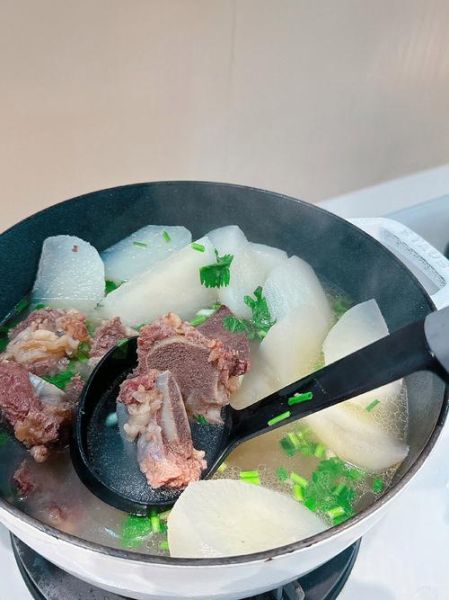 牛排骨炖白萝卜怎么做好吃_牛排骨炖萝卜的家常做法-第2张图片-山城妙识