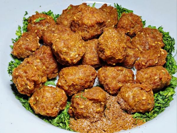 干炸丸子怎么做才酥脆_正宗老北京做法-第1张图片-山城妙识