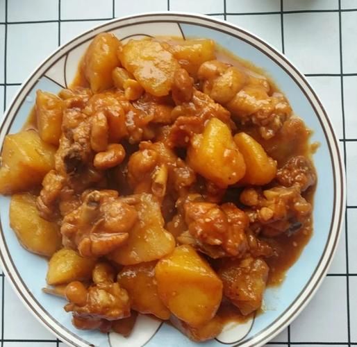 土豆炖鸡腿要不要焯水_焯水会不会让鸡腿变柴-第2张图片-山城妙识 土豆炖鸡腿要不要焯水_焯水会不会让鸡腿变柴-第2张图片-山城妙识