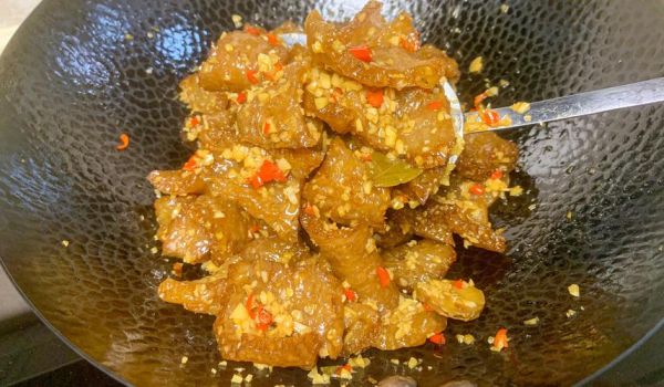 煮熟的猪皮怎么做好吃_猪皮做什么菜最香-第2张图片-山城妙识 煮熟的猪皮怎么做好吃_猪皮做什么菜最香-第2张图片-山城妙识