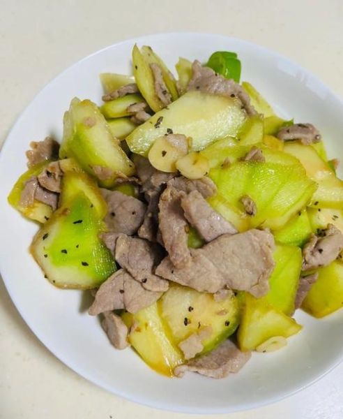 西瓜皮炒肉丝怎么做_西瓜皮炒肉丝好吃吗-第1张图片-山城妙识 西瓜皮炒肉丝怎么做_西瓜皮炒肉丝好吃吗-第1张图片-山城妙识