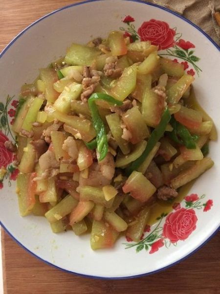 西瓜皮炒肉丝怎么做_西瓜皮炒肉丝好吃吗-第3张图片-山城妙识 西瓜皮炒肉丝怎么做_西瓜皮炒肉丝好吃吗-第3张图片-山城妙识