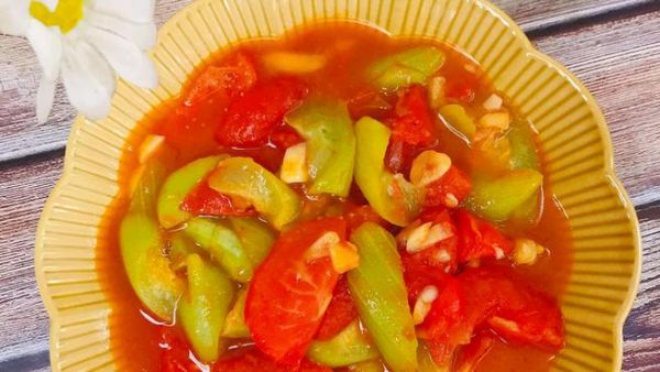 西红柿炒丝瓜的功效与作用_适合什么人吃-第1张图片-山城妙识