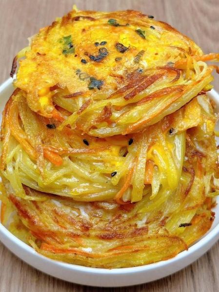 土豆丝鸡蛋饼怎么做_土豆丝鸡蛋饼热量高吗-第3张图片-山城妙识