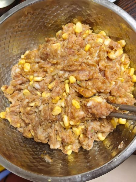 虾仁玉米水饺怎么调馅_虾仁玉米水饺馅怎么调才好吃-第1张图片-山城妙识