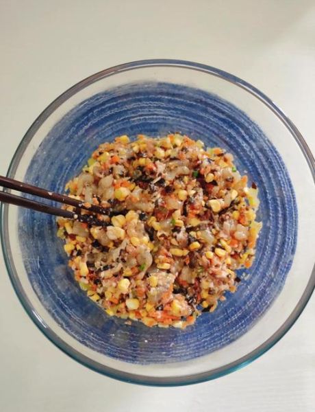 虾仁玉米水饺怎么调馅_虾仁玉米水饺馅怎么调才好吃-第3张图片-山城妙识