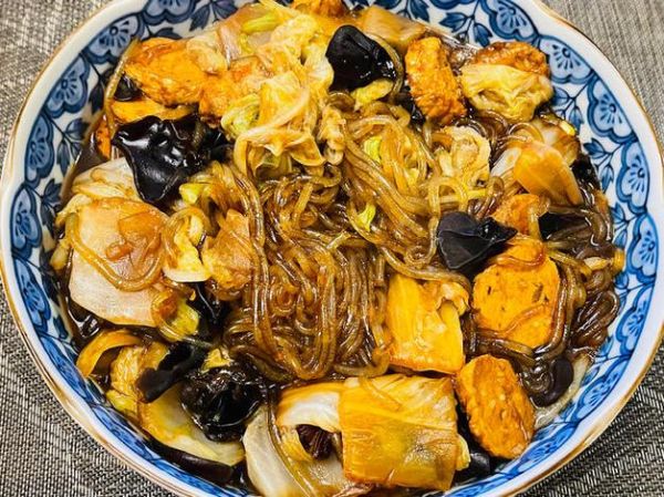 白菜乱炖的家常做法_怎么炖才好吃-第2张图片-山城妙识