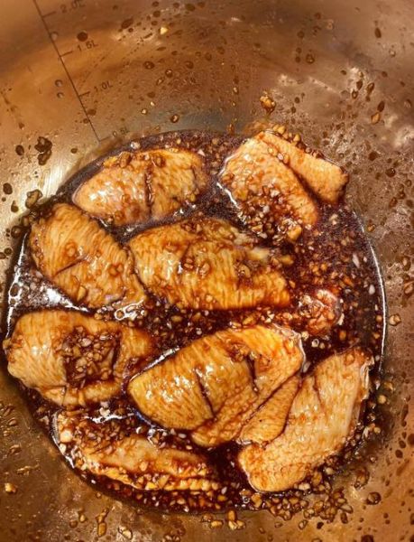 蜜汁烤鸡翅根怎么做_为什么先腌后烤更入味-第1张图片-山城妙识 蜜汁烤鸡翅根怎么做_为什么先腌后烤更入味-第1张图片-山城妙识