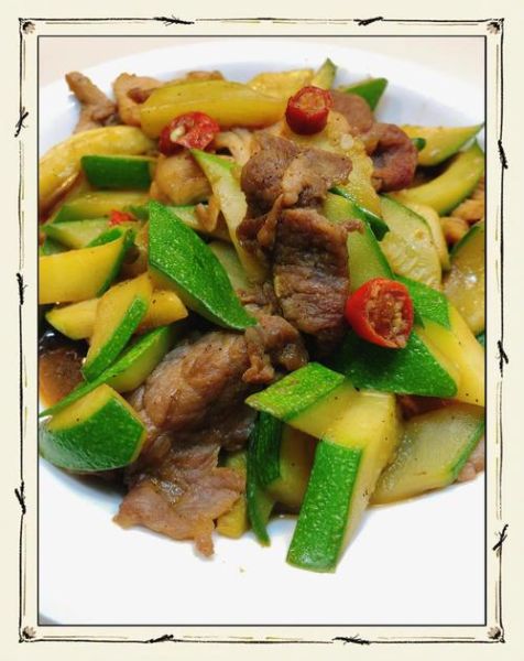 西葫芦炒肉片怎么做_西葫芦炒肉片的家常做法-第2张图片-山城妙识