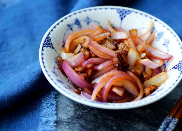 洋葱炒肉怎么炒好吃又简单_家常洋葱炒肉做法-第2张图片-山城妙识