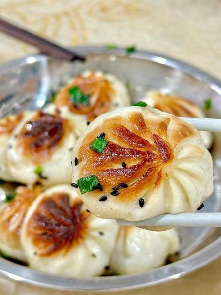 上海生煎哪家好吃_生煎包底部金黄秘诀-第2张图片-山城妙识 上海生煎哪家好吃_生煎包底部金黄秘诀-第2张图片-山城妙识