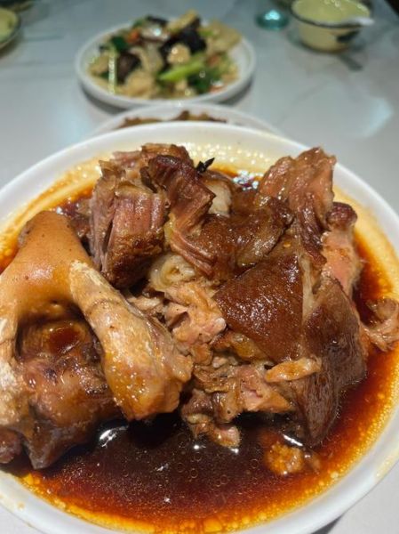 红烧蹄膀怎么做才正宗_红烧蹄膀最正宗的做法-第3张图片-山城妙识