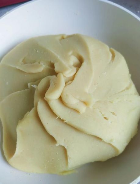 莲蓉是用什么做的_莲蓉馅的做法-第1张图片-山城妙识