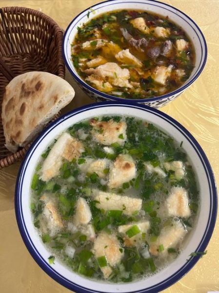 羊肉泡馍怎么做_正宗羊肉泡馍的简单做法-第1张图片-山城妙识