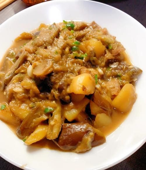 茄子炖土豆怎么做_茄子炖土豆用不用焯水-第3张图片-山城妙识