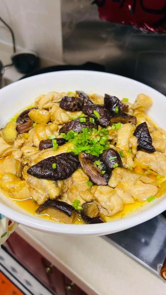 鸡腿菇怎么做好吃_鸡腿菇家常菜做法-第1张图片-山城妙识