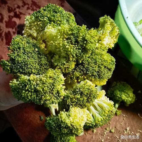 西兰花变黄掉籽能吃吗_西兰花变黄掉籽还能吃吗-第2张图片-山城妙识