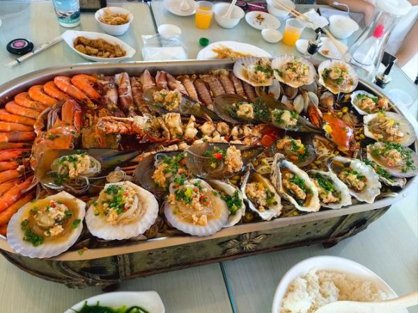 海鲜大餐怎么搭配_一桌海鲜如何摆盘-第3张图片-山城妙识