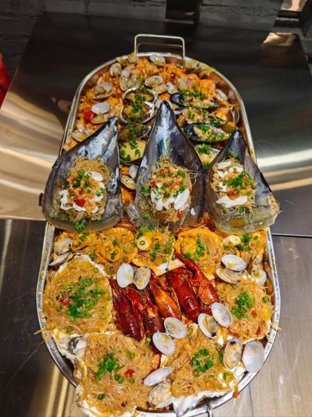 海鲜大餐怎么搭配_一桌海鲜如何摆盘-第1张图片-山城妙识