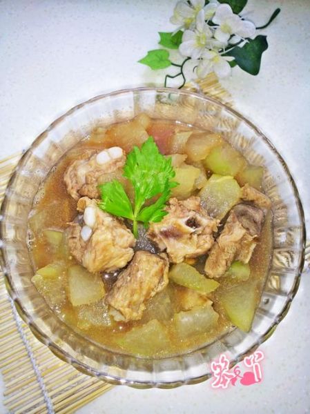 冬瓜炒排骨怎么做_冬瓜炒排骨先炒哪个-第1张图片-山城妙识