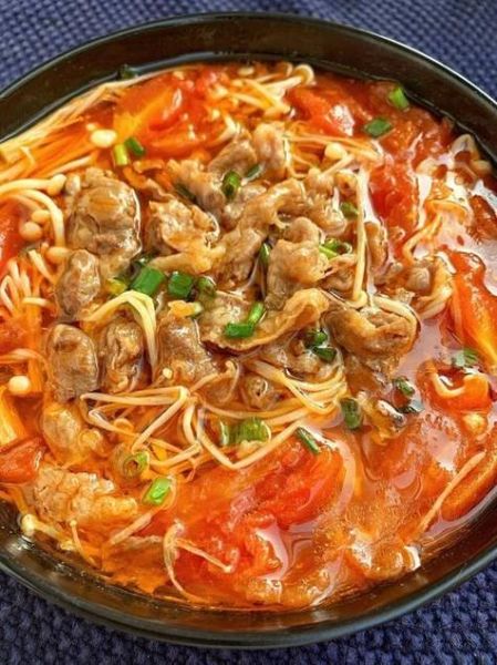 西红柿金针菇肥牛怎么做_肥牛片多久下锅-第3张图片-山城妙识