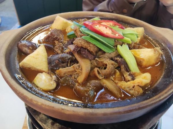 牛肉煲汤放什么材料_牛肉煲汤怎么煲才好吃-第3张图片-山城妙识