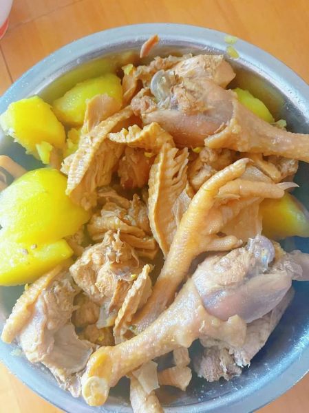 土豆干锅鸡怎么做_干锅鸡用鸡腿还是整鸡-第1张图片-山城妙识 土豆干锅鸡怎么做_干锅鸡用鸡腿还是整鸡-第1张图片-山城妙识