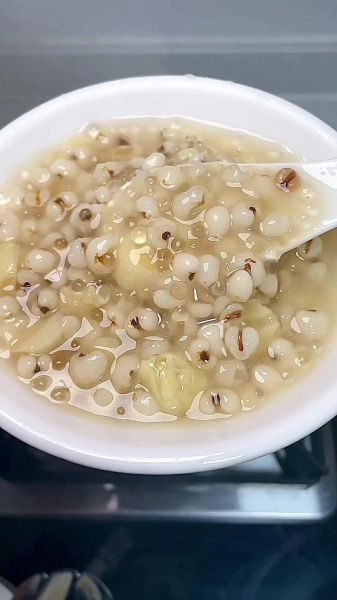 薏米和什么熬粥最祛湿_薏米粥搭配什么食材好-第1张图片-山城妙识 薏米和什么熬粥最祛湿_薏米粥搭配什么食材好-第1张图片-山城妙识