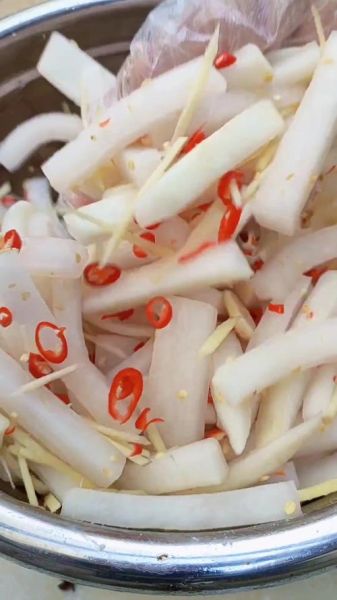 泡萝卜条怎么做才好吃_如何做出脆酸甜口感-第1张图片-山城妙识