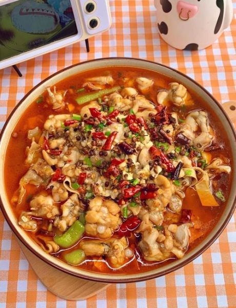 水煮牛蛙怎么做好吃又嫩_水煮牛蛙嫩滑不柴的秘诀-第1张图片-山城妙识