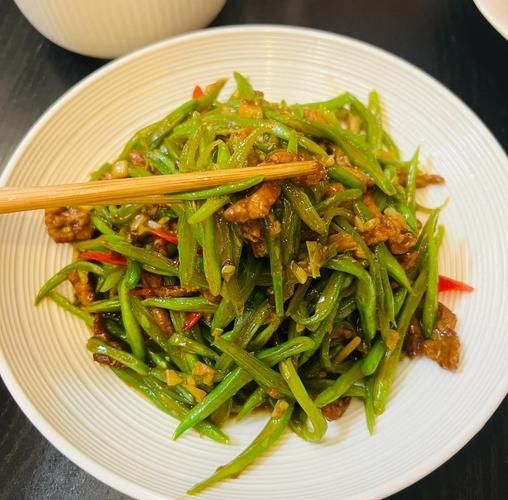 豆角炒肉片怎么做_豆角炒肉片先炒哪个-第3张图片-山城妙识 豆角炒肉片怎么做_豆角炒肉片先炒哪个-第3张图片-山城妙识