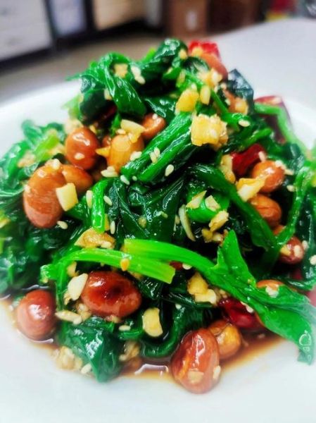 果仁菠菜饭店做法窍门_为什么饭店菠菜更翠绿-第1张图片-山城妙识