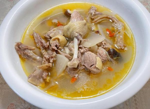酸萝卜老鸭汤可以加什么配菜_哪些食材更提鲜-第2张图片-山城妙识 酸萝卜老鸭汤可以加什么配菜_哪些食材更提鲜-第2张图片-山城妙识
